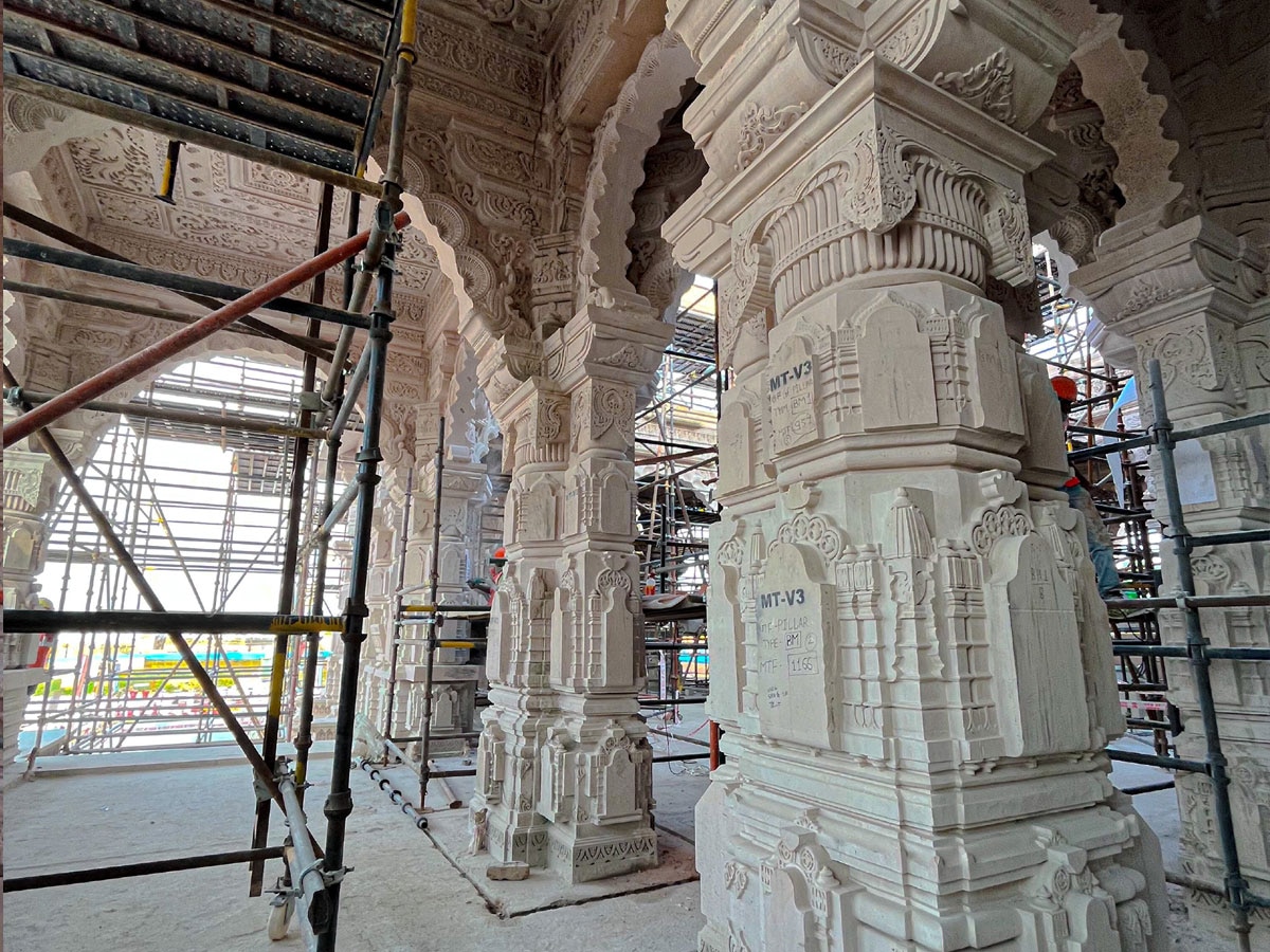 Lord Ram Gold Charan Paduka for ayodhya ram mandir | Ram Mandir: 1 किलो ...