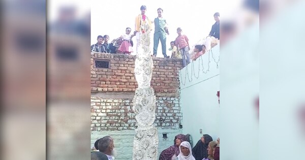 Trending video groom wore a giant garland of 500 rupee notes in his ...