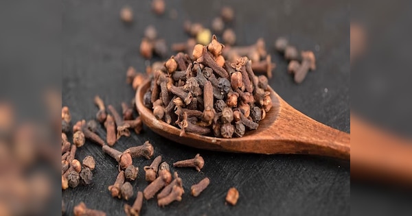 Clove is very beneficial for men just drink it mixed with this thing ...