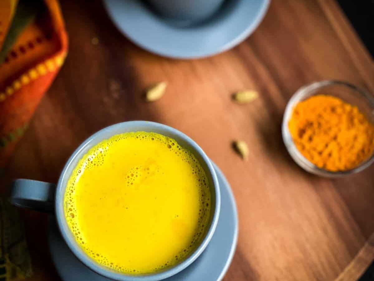 Golden Milk benefits drinking turmeric golden milk thand mein haldi dudh ke fayde |Golden milk ...
