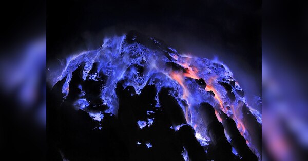 Blue Lava: ସେହି ବିଚିତ୍ରମୟ ଆଗ୍ନେୟଗିରି; ଯେଉଁଠୁ ନିର୍ଗତ ହୋଇଥାଏ ନୀଳ ରଙ୍ଗର ଲାଭା