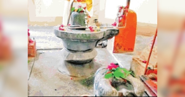 Madhya pradesh ujjain rameshwar mahadev temple shivling rotates 360 ...