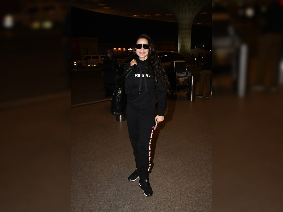 Tara Singh lady love Sakina aka Ameesha Patel spotted in black stylish ...