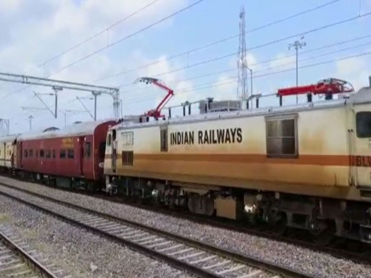 Jodhpur Bikaner railway route ran with electric loco Ranakpur Express ...