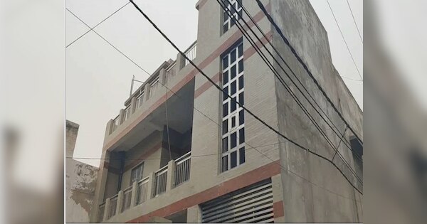 Delhi News: मुखमेलपुर गांव के लोगों ने की कम्युनिटी सेंटर का काम जल्द ...