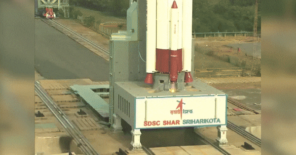 isro launch today pslv c58 on XPoSat mission somanath new year begins | पहली सुबह दहाड़ते हुए ...