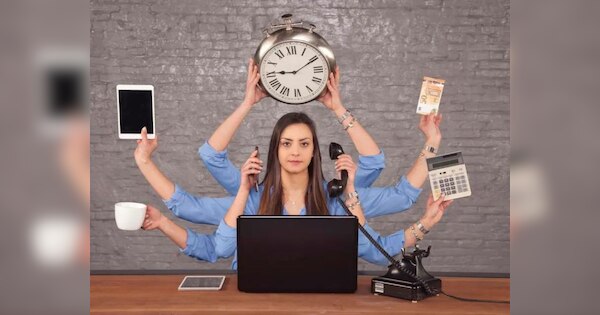 How does the brain work in multitasking know how ability is affected with age | Multitasking में ...