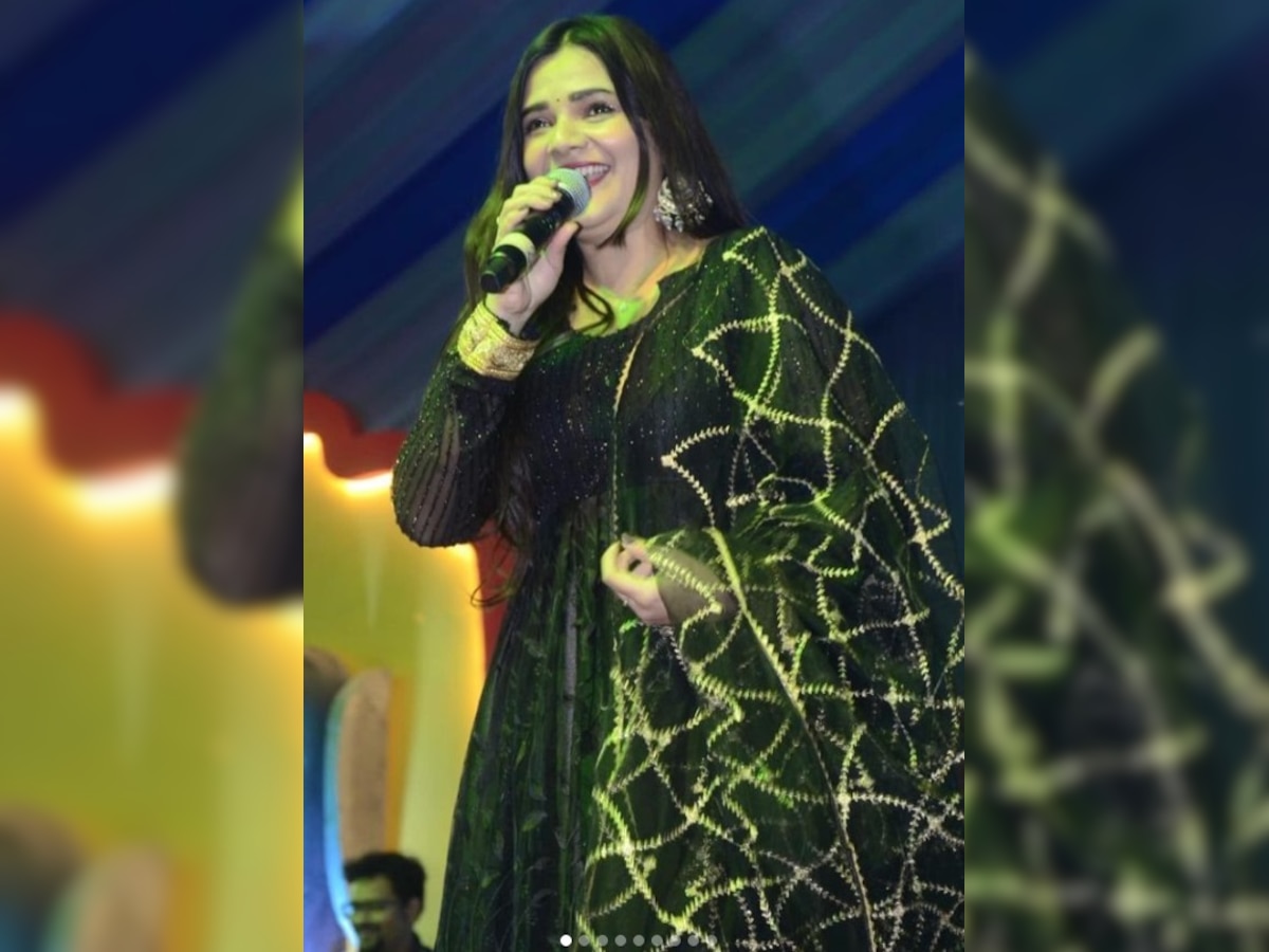 Know who is Swati Mishra who sings Ram Aayenge bhajan pm modi share on ...