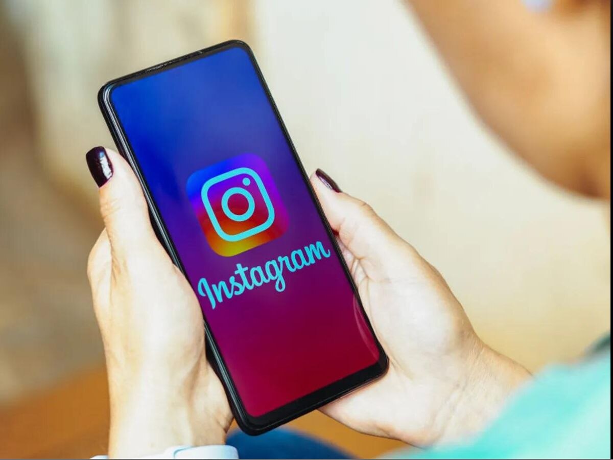 Instagram users now use AI generated backdrops feature in story know process| Instagram स्टोरी ...