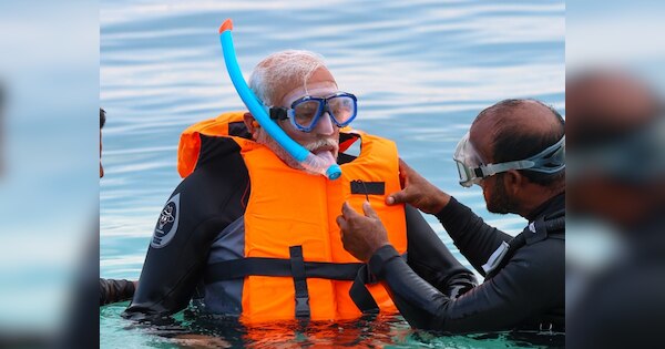 PM Modi Goes Snorkelling in Lakshadweep Shares Beautiful Photos of ...