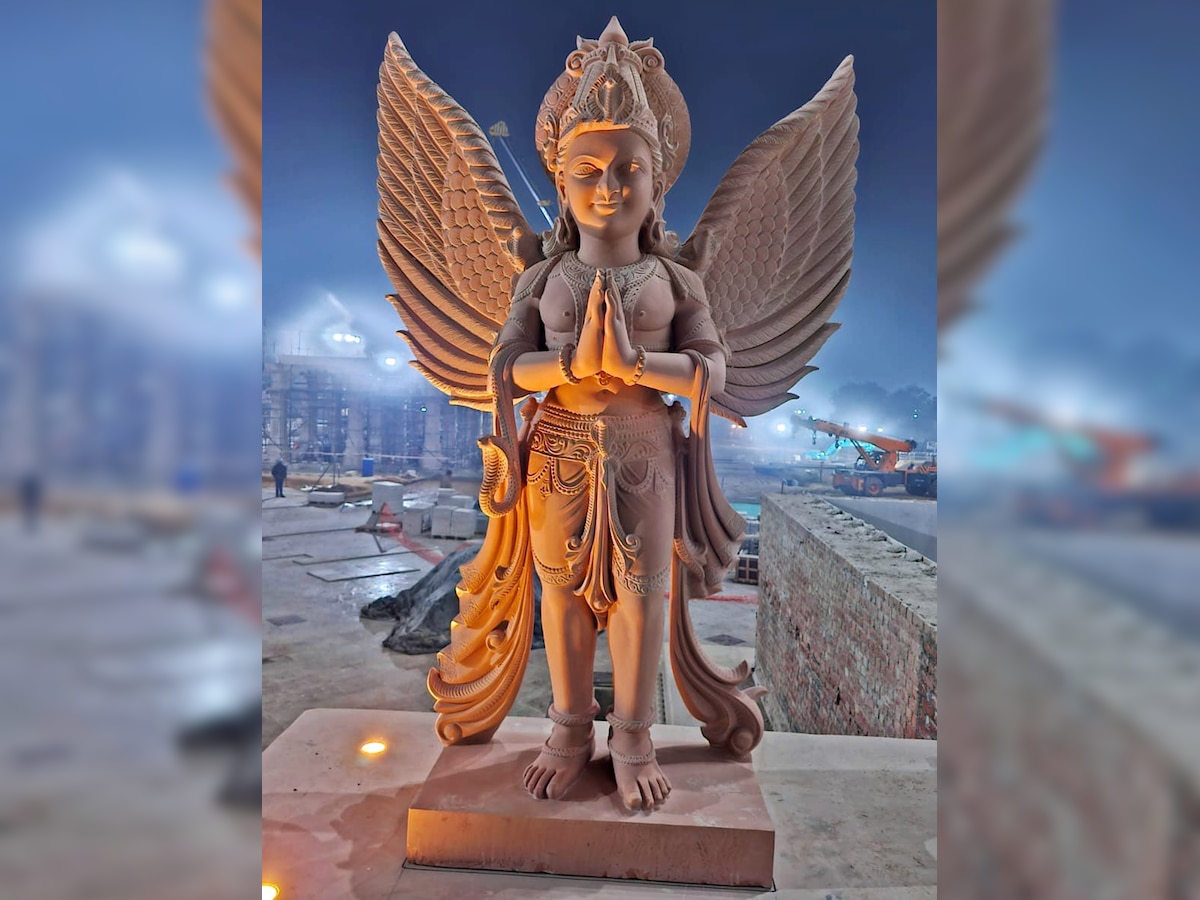 ram mandir main gate statues of gaj singh garud and hanuman ji ...