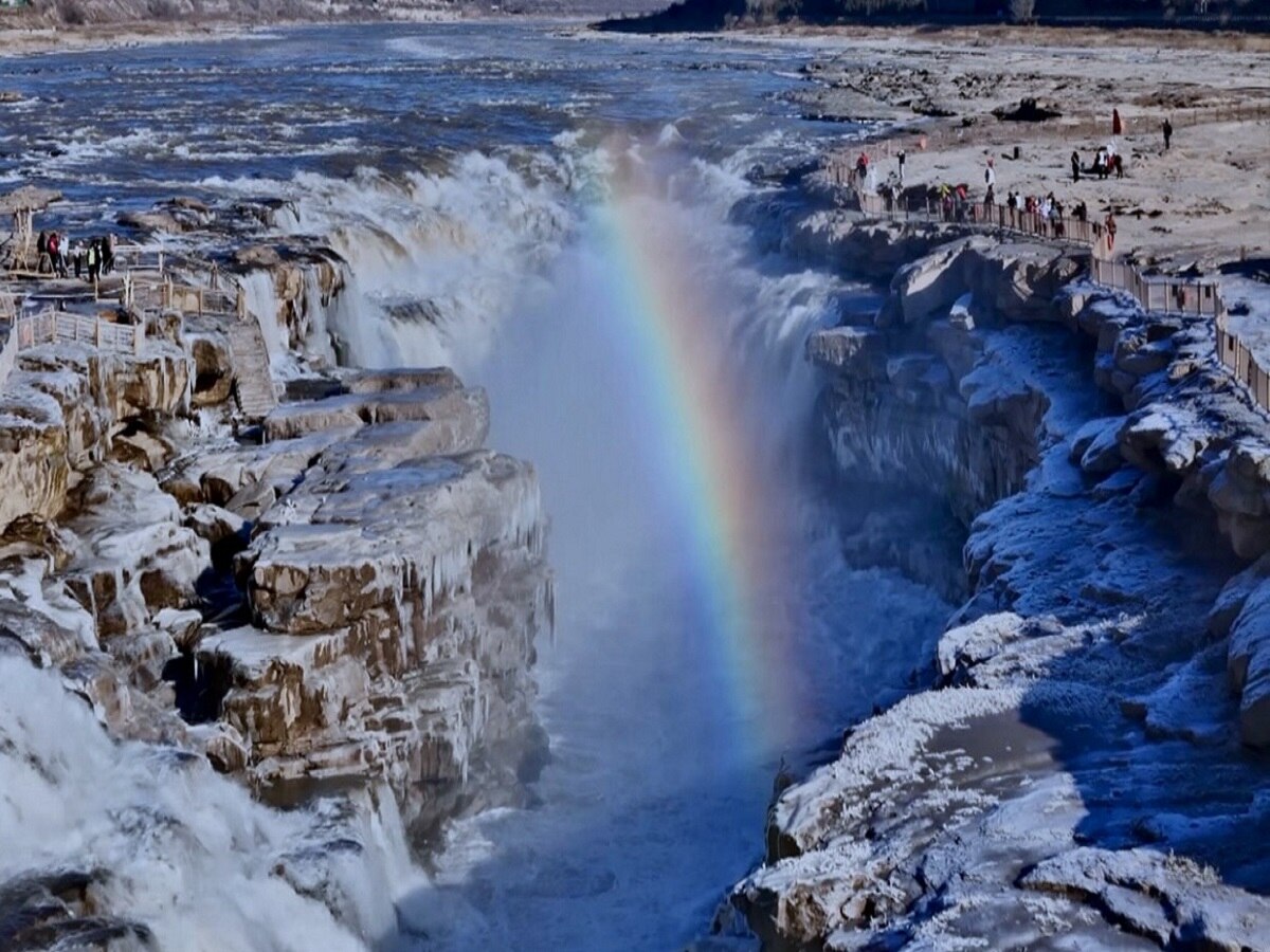 yellow waterfall frozen in chilled winter, know all about it| जम गया ...