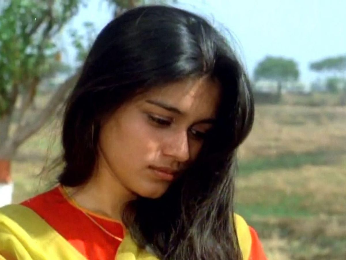 Happy Birthday Supriya Pathak Hansa to Dhankor Baa 5 Iconic Roles by ...