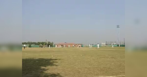 Uttarakhand engineer strength comes out on cricket pitch in Noida sector 135 ground | नोएडा में ...