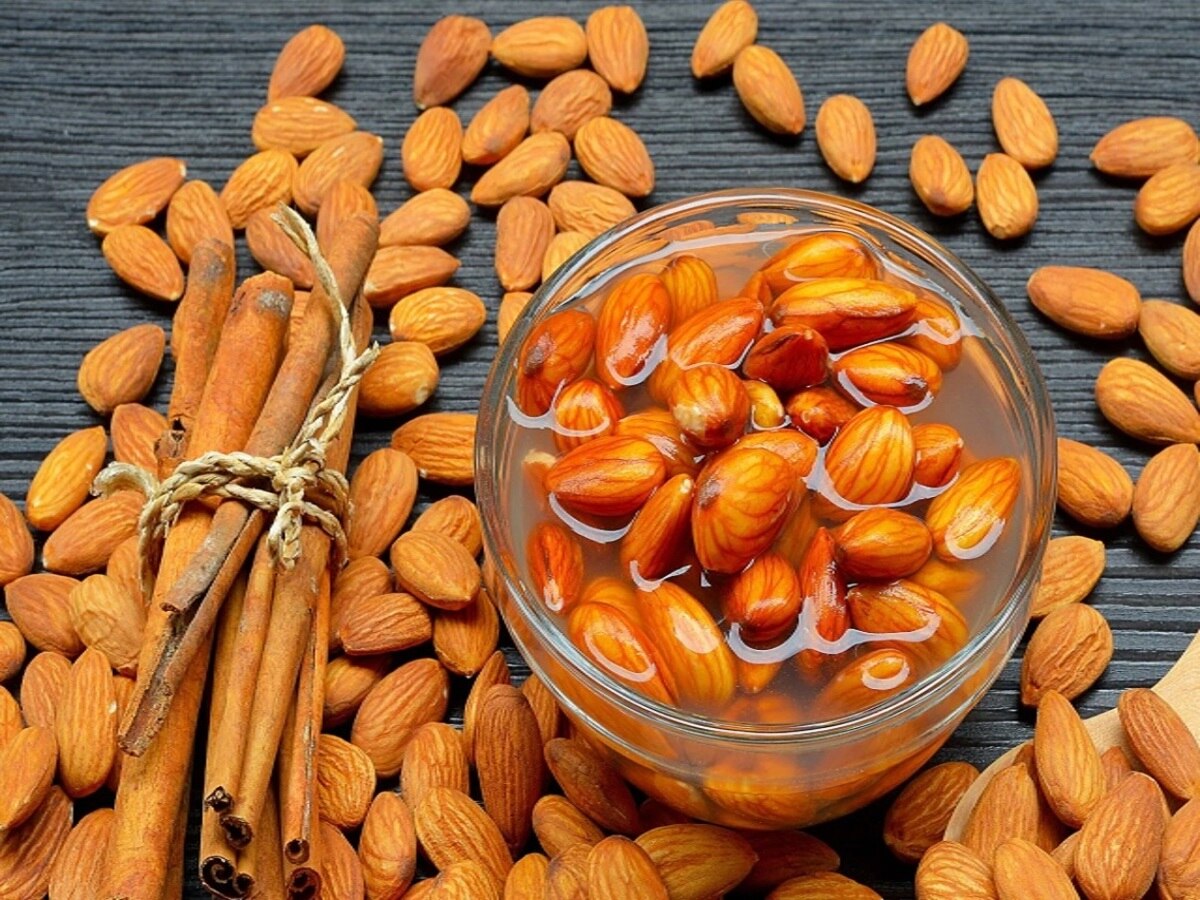 Badam Khane Ke Fayde Almonds not only keep brain but also heart healthy ...