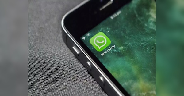 WhatsApp is giving iOS users the facility to convert their photos into ...