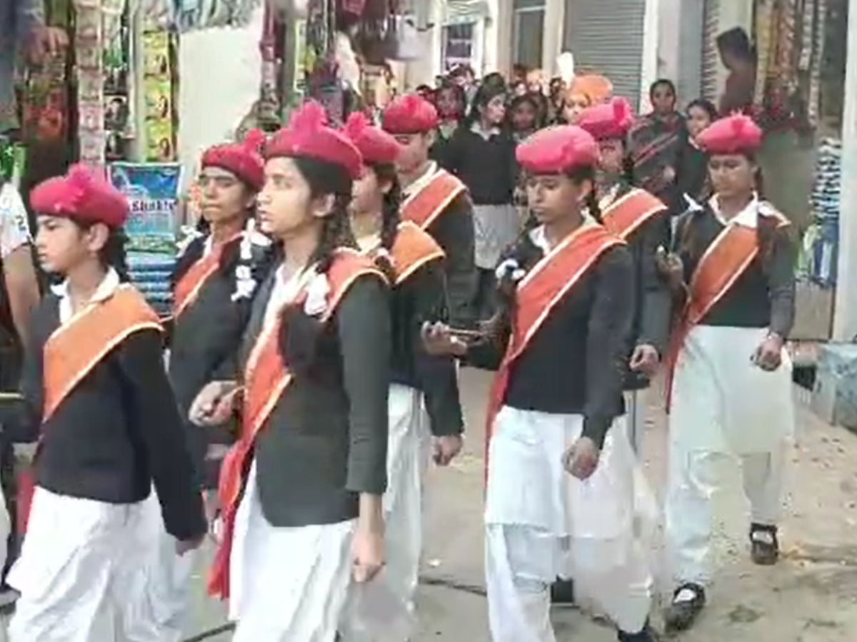 Students took out a march in Bhinmal for Ram mandir pran pratishtha ...