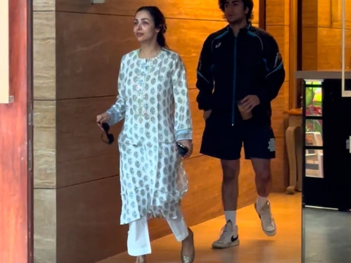 Malaika Arora wearing blue white Cotton kurta rarely seen in such a ...