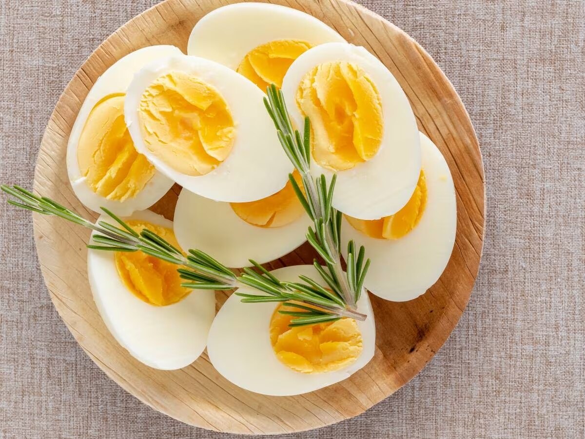 Which foods to eat to strengthen weak bones | Bone health: कमजोर ...