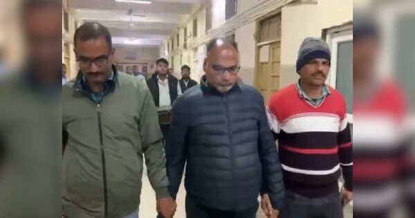 Kota News ACB caught senior nursing officer taking bribe in MBS hospital | MBS अस्पताल में ACB ...