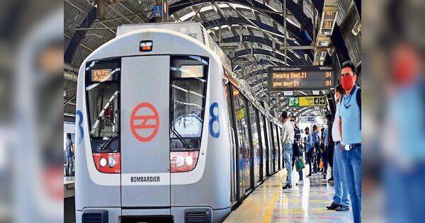 travel in Delhi Metro then know about this red button delhi metro rules ...