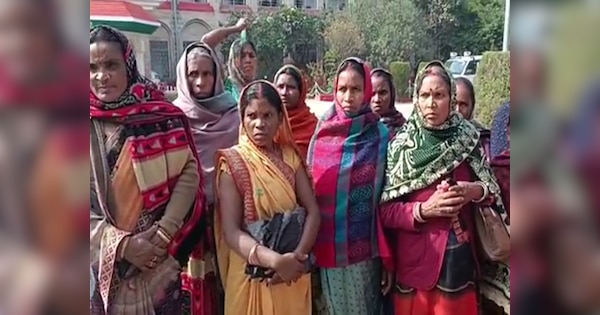 Kaimur school toilet water is going into the well 40 women reached DM ...