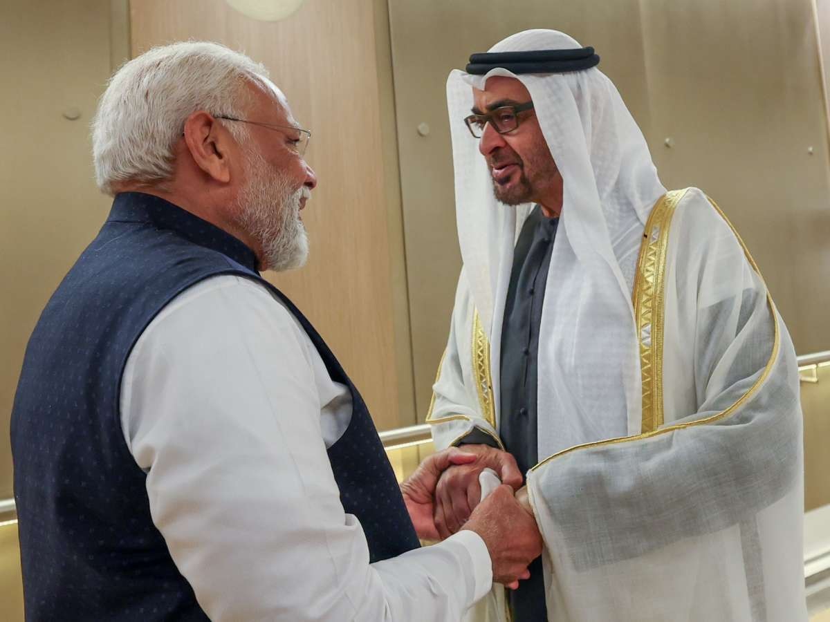 PM Modi UAE Visit: Narendra Modi Meets And Hugs President Sheikh ...