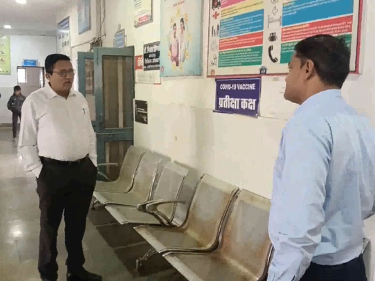 Banswara news CMHO Dr HL Tabiyar conducted surprise inspection of ...