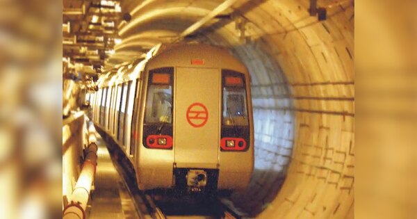 किसान आंदोलन के चलते इन जगहों पर लोगों की एंट्री बंद, मेट्रो ने बनाया ...