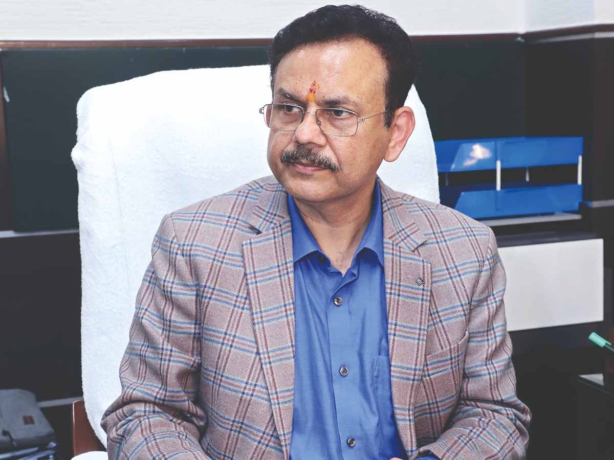 who is sanjay kumar jain new md and chairman of irctc | Who is Sanjay Kumar Jain: कौन हैं सीए क् ...