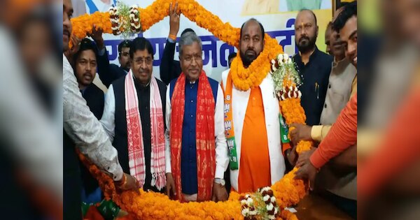 jharkhand palamu former rjd mp ghuran ram joins bjp in ranchi ...