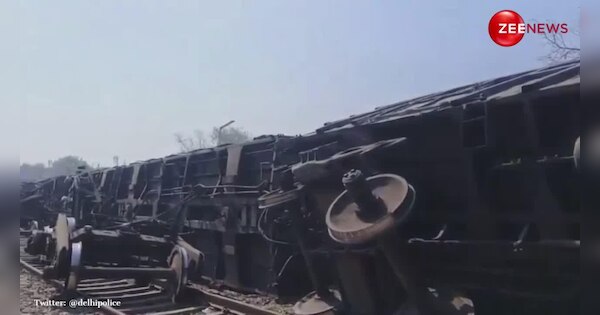 8 Coaches Of Good Trains Derails In Delhi Near Zakhira Flyover Watch