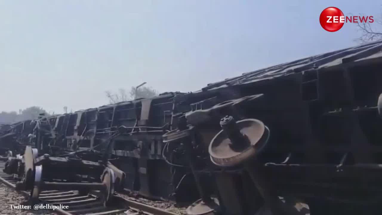 8 Coaches Of Good Trains Derails In Delhi Near Zakhira Flyover Watch