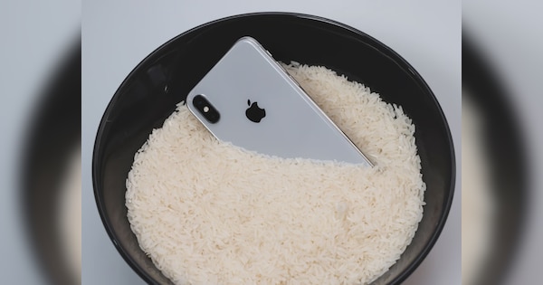 Apple cautioned Common practice of using rice to dry out wet iPhones ...