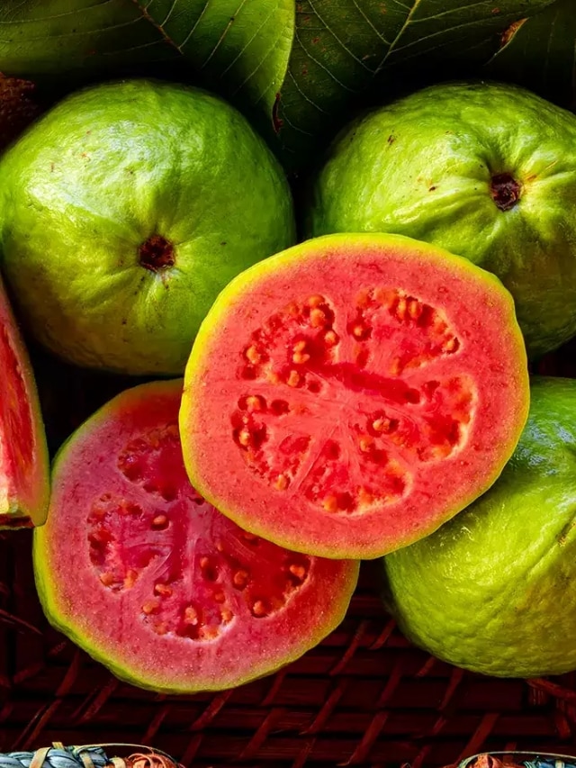 क्या आप जानते हैं अमरूद खाने के लाभ? | guava benefits for health amrood ...