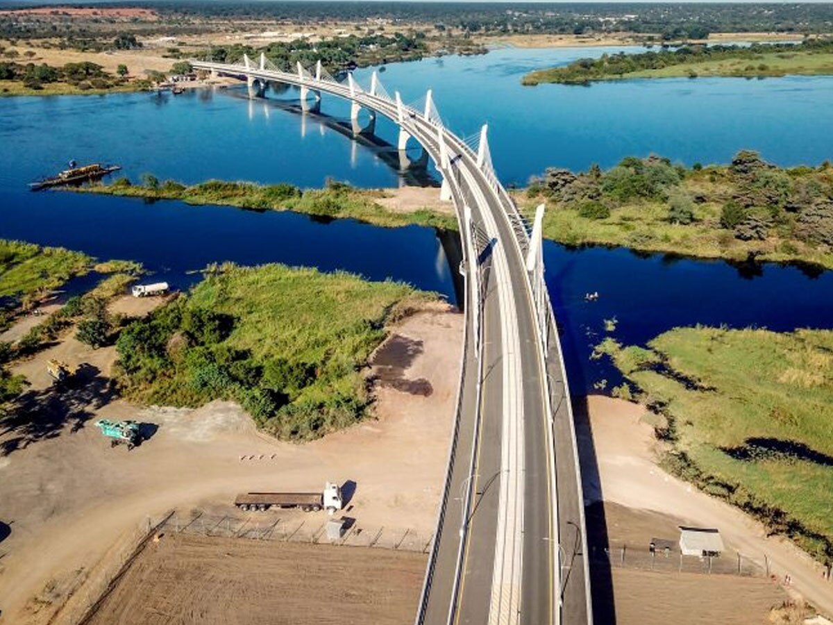 Famous Bridges That Cross International Borders Between Two Countries ...