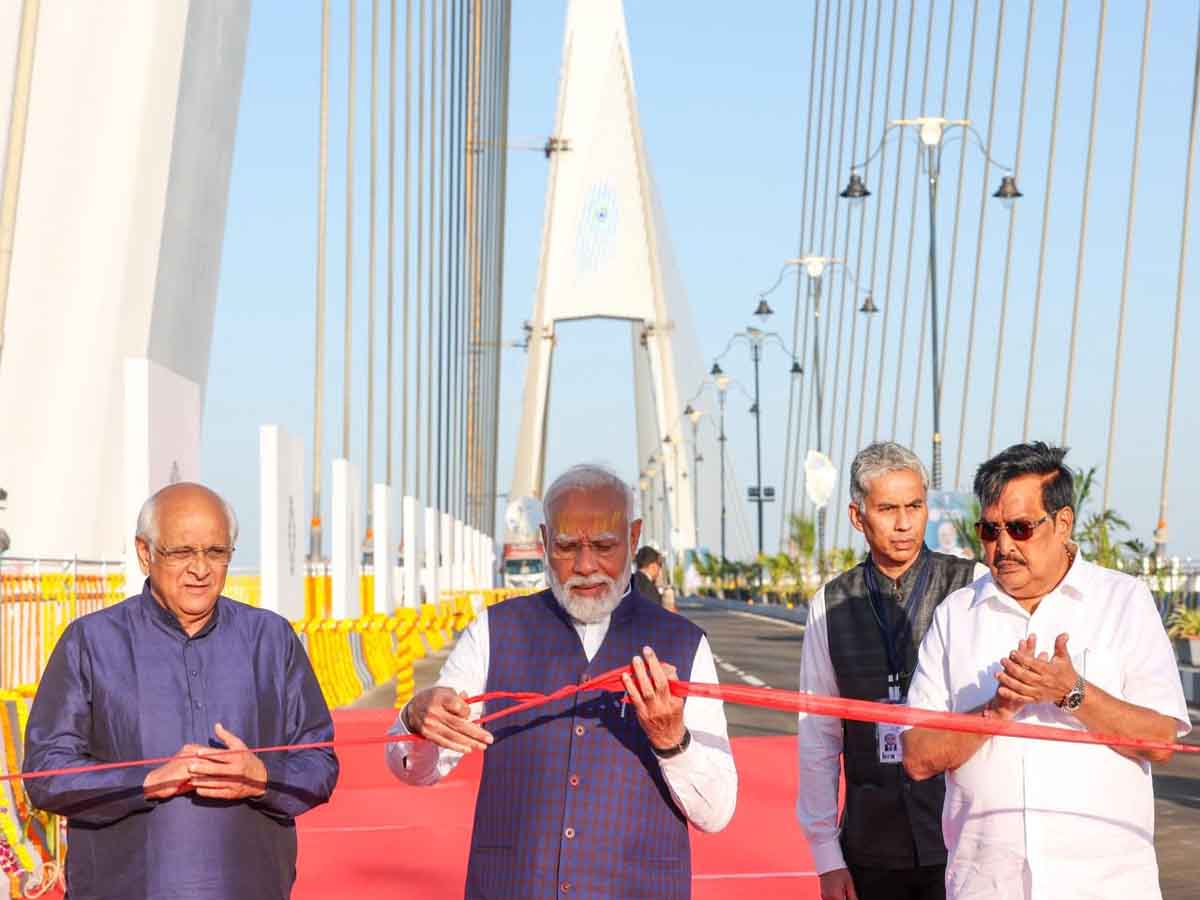 PM Narendra Modi scuba Diving underwater dwarka krishna janmbhoomi see ... PM Narendra Modi scuba Diving underwater dwarka krishna janmbhoomi see ...