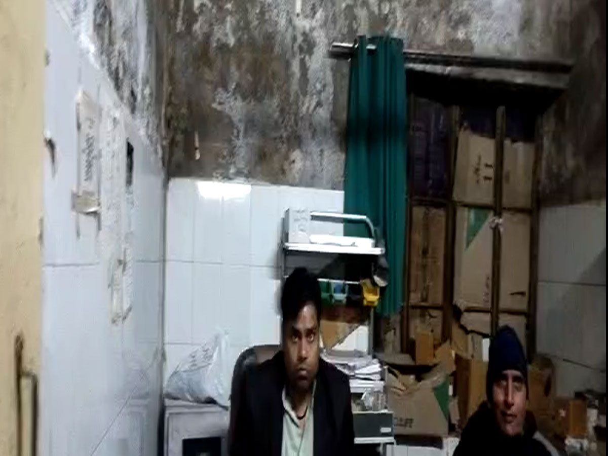 Alwar News Deputy CMHO Mahesh Bairwa inspected Govindgarh CHC | Alwar ...