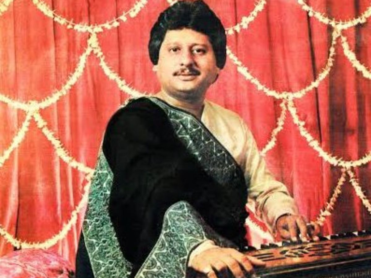 Gajal King Pankaj Udhas Biography Know About Unknown Facts पंकज उधास को पहली कमाई में जब मिले