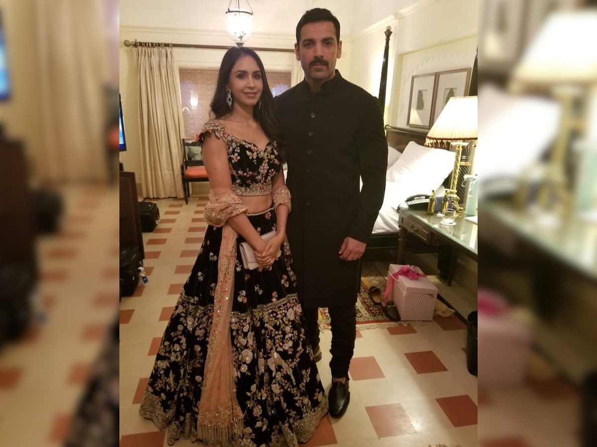 who is John Abraham wife Priya Runchal know intresting facts see photos ...