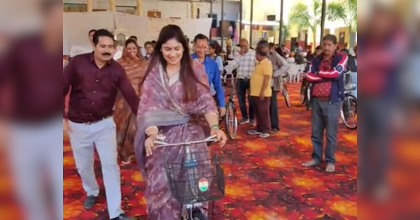 Rajsamand local news MLA Dipti Maheshwari rode bicycle with girl ...