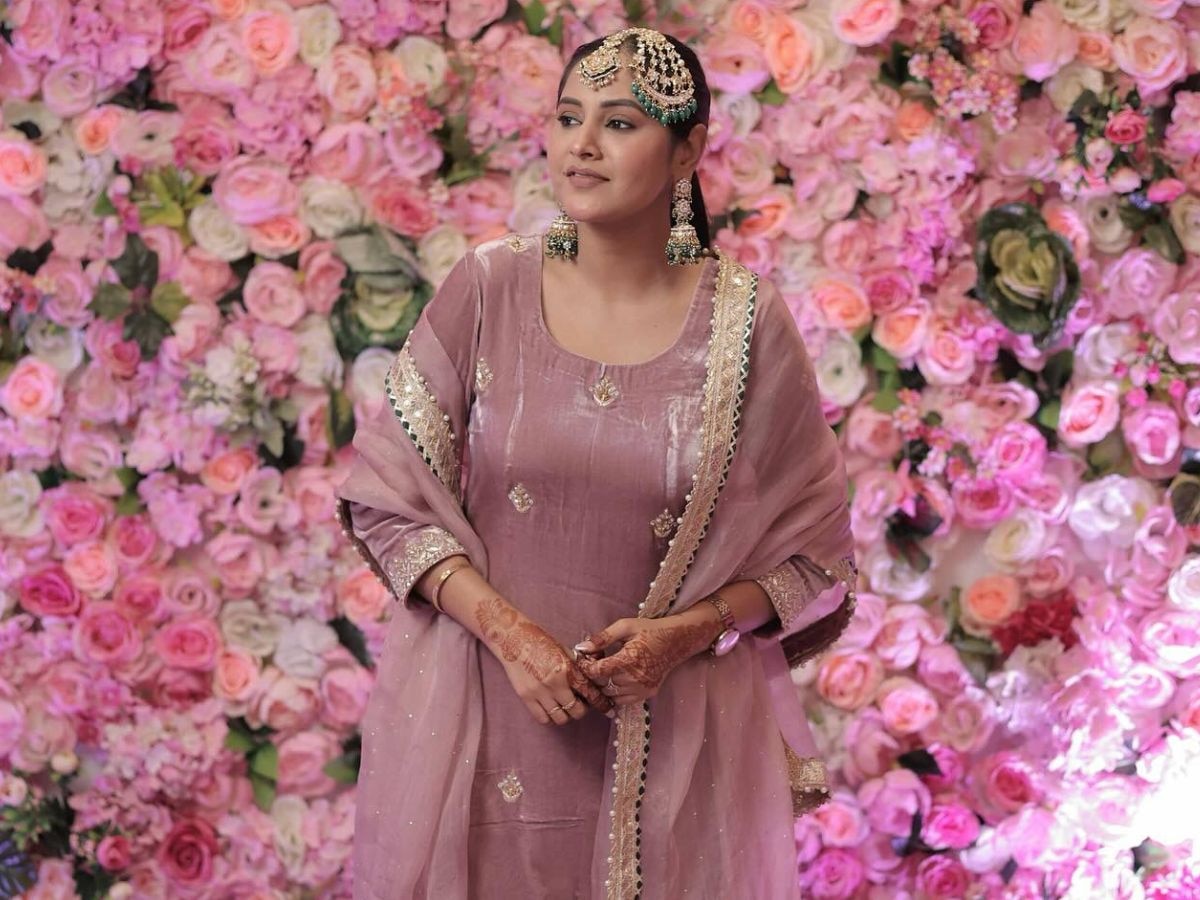 Baani Sandhu Photos: ਗਾਇਕਾ ਬਾਣੀ ਸੰਧੂ ਦੇ ਲੁੱਕ ਨੇ ਜਿੱਤਿਆ ਫੈਨਸ ਦਾ ਦਿੱਲ ...