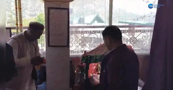 maa shoolini temple video mata shoolini established in the sanctum ...