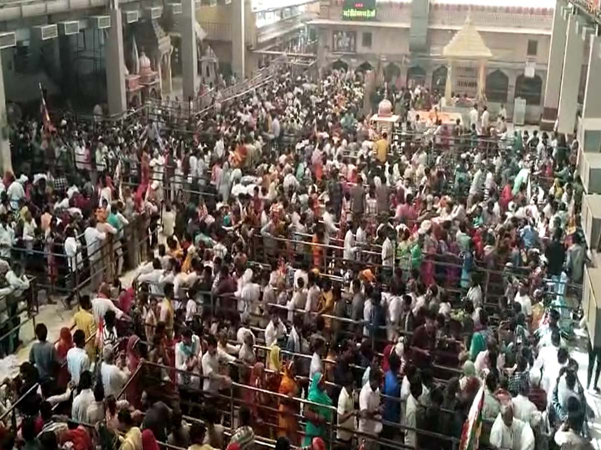 Jaisalmer News Devotees gathered in Ramdevra to visit Samadhi of Baba ...