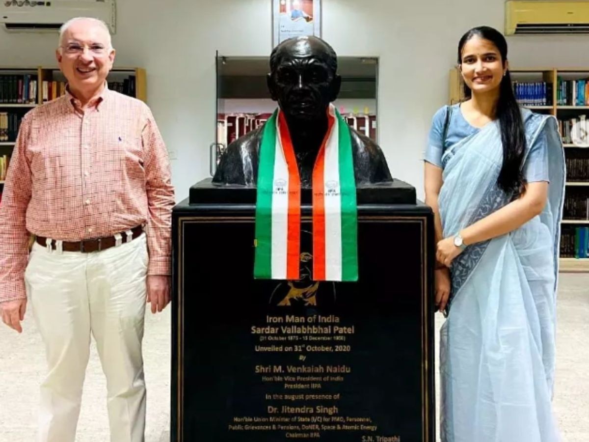 Success Story IAS Laghima Tiwari Cracked UPSC AIR 19 in First Attempt ...