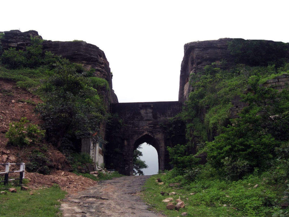 ओ स्त्री तुम कल आना.... MP की इन लोकेशन्स पर हुई है लोगों का दिल जीतने ...