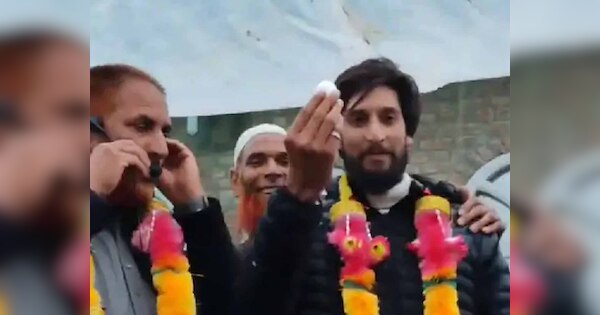 Poor Man Donated Egg For Mosque In J&K. Auction Fetched Record Amount ...