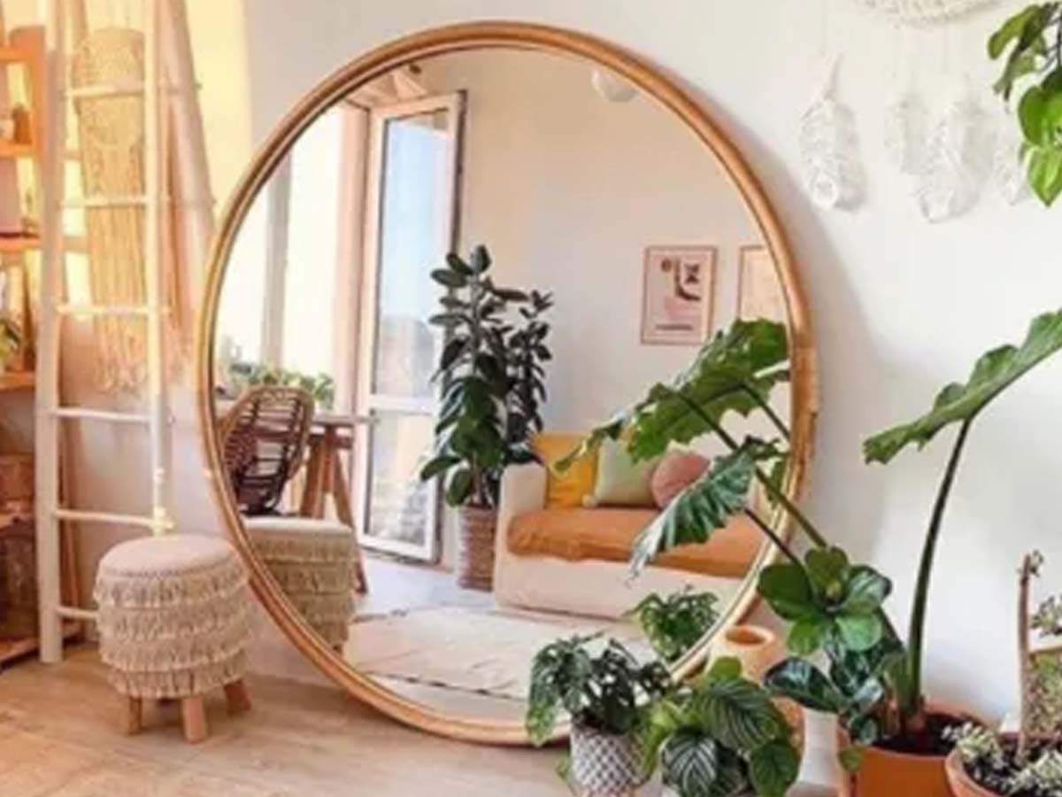 Vastu Tips For Mirror in Hindi Is it okay to keep mirror in office ...