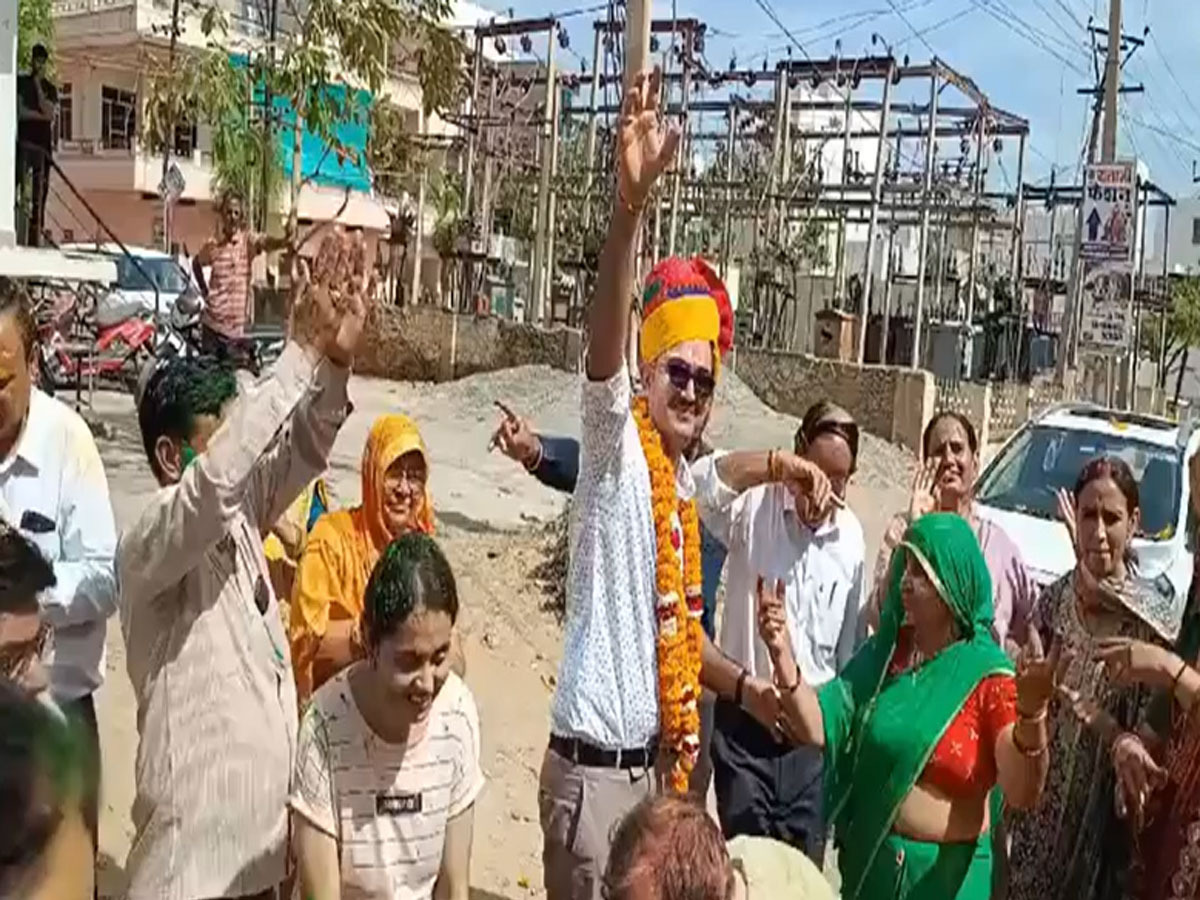 Sachin Rahar who became IAS welcomed in Jhunjhunu family members danced ...