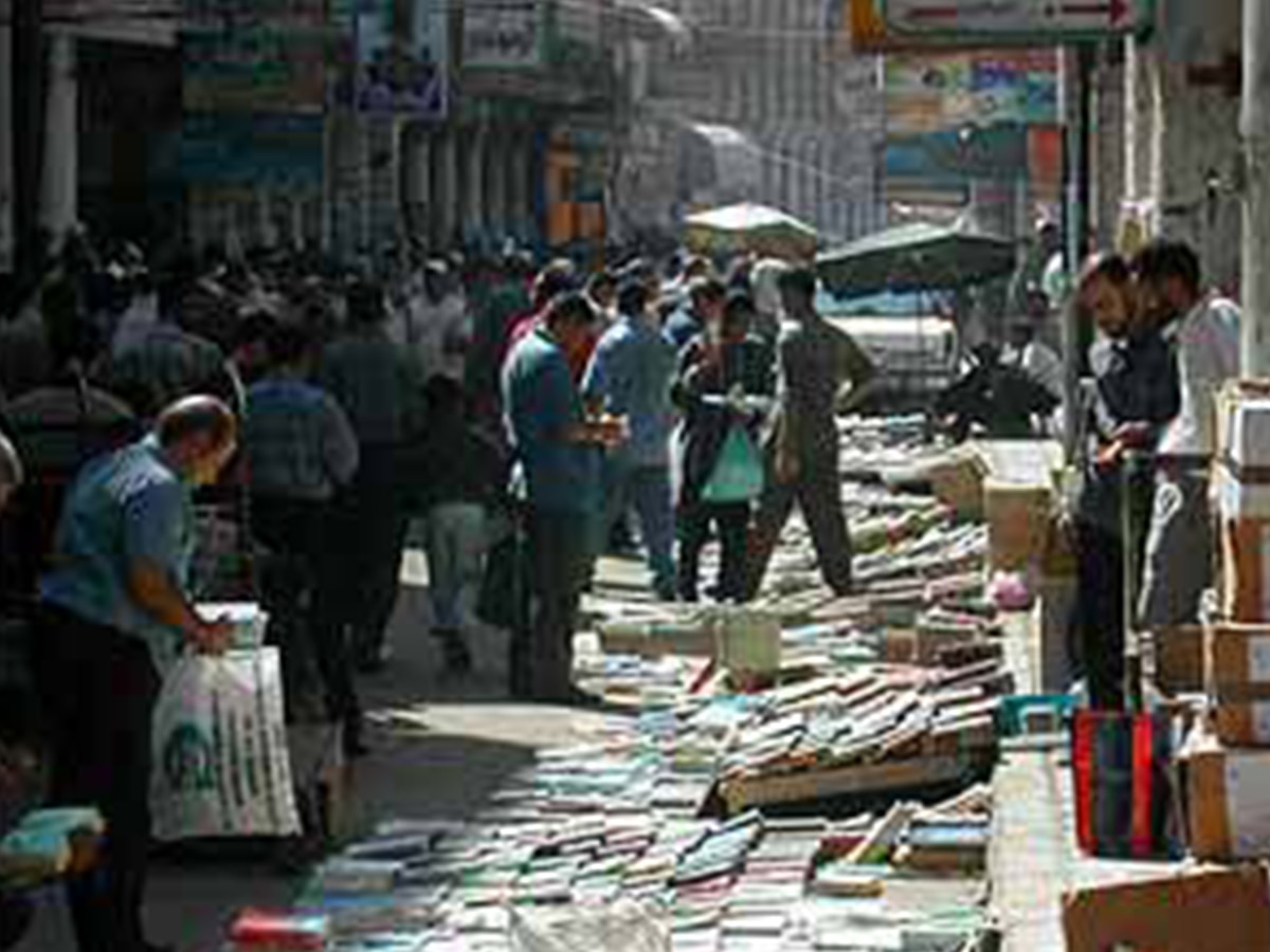 10 most famous markets of Indore for shopping Sarafa Bazaar MT Cloth ...